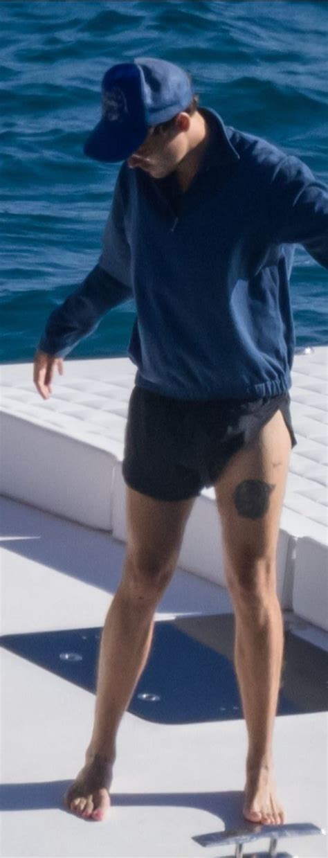 Harry Styless Feet