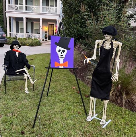 Pin By Katie Flint On Skelletons Halloween Skeletons Halloween Fun Movie Scenes