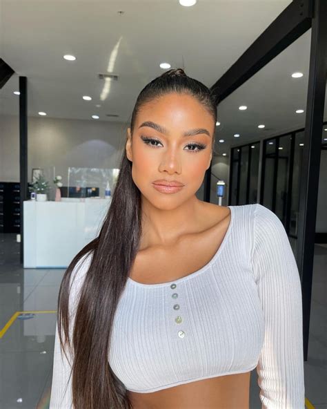 Picture Of Nayeli Cerna