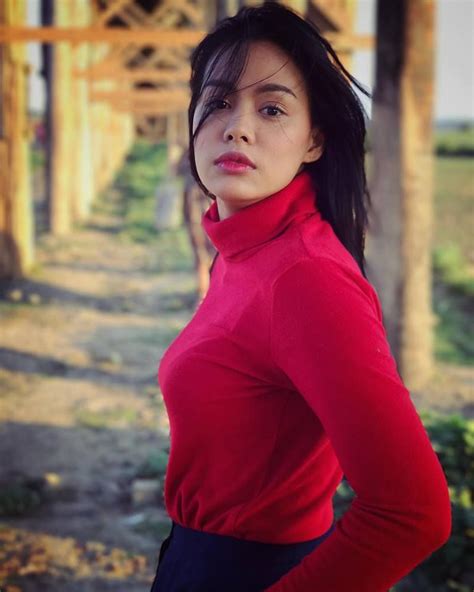 Celebrity Ma Aye Thaung At U Pein Bridge Celebrities Famous Celebrities Celebrity Stars