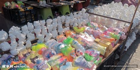 街头多彩玩具摊摄影图国内旅游旅游摄影摄影图库昵图网