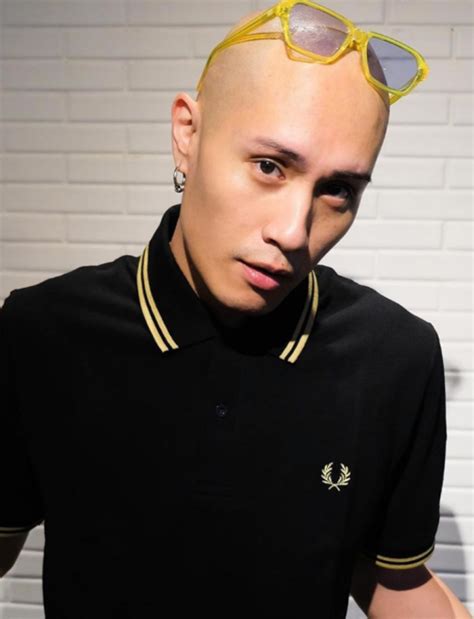 黄宣（中国台湾男歌手、音乐制作人、词曲创作者）百度百科