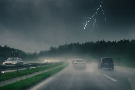 How To Stay Safe In Your Car During A Thunder And Lightning Storm