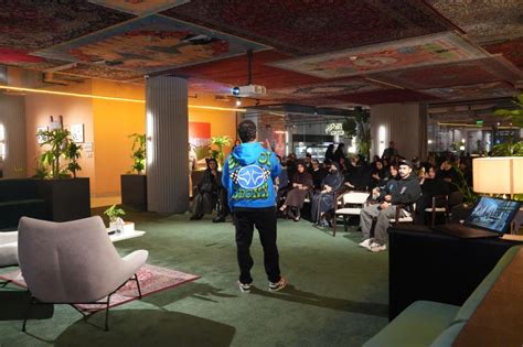 Huna On Linkedin Coworking Coworkingcommunity Coworkingspace