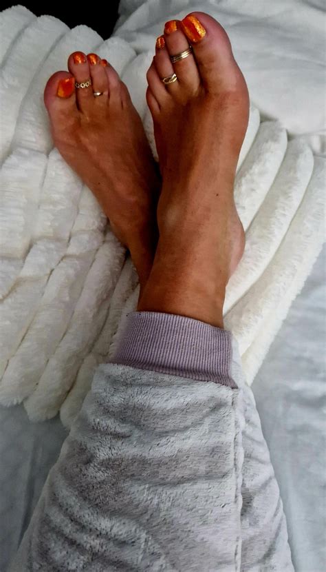 Whos Joining Me R Giantessfeet