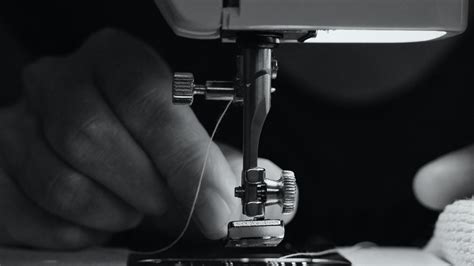 How To Insert Bobbin Into Singer Sewing Machine Sewing Place