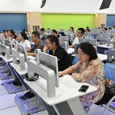 教师进修 厦门工学院教师ai素养培训工作坊二：融合deepseek的智慧教学设计实操体验与创新型