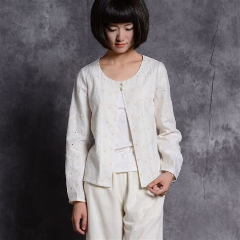 裴蒂菲2014秋装新款 镂空绣花亚麻长袖小上衣圆领宽松短外套 痴言无声的笙箫