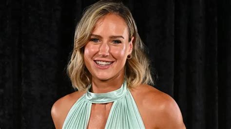 Cricketer Elliyse Perry In Hot And Sultry Looks Storm Internet