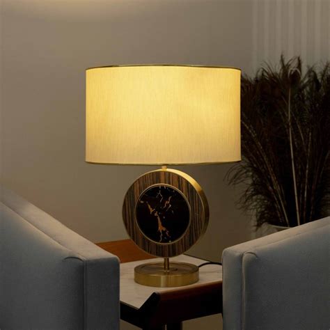 أباجورة بأقراص متداخلة