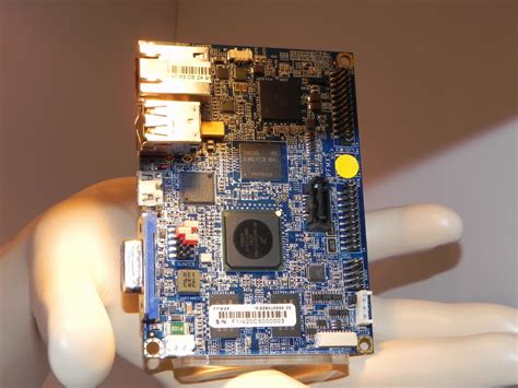 エルミタージュ秋葉原 [computex] via、arm a8やquad coreを搭載したpico itxマザーボードを展示