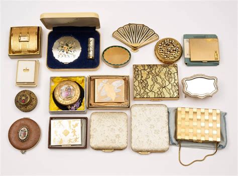 16 Vintage And Antique Compacts Auction