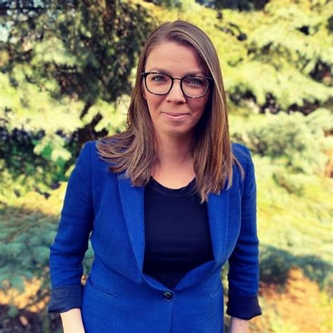 Melanie Paradis Melanie Paradis • Threads Say More