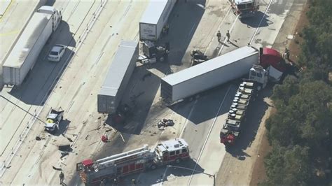 At Least 3 Dead In Massive Southern California Freeway Pileup Kget 17
