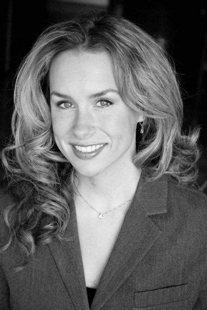 Amanda Quist Choral Conductor Short Biography