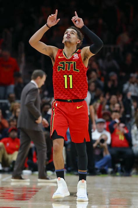 Young Scores 45 On Emotional Night Leads Hawks Past Wizards Wtop News