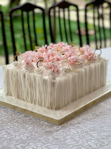 Njood Adlı Kullanıcının 花嫁👰🏻‍♀️ Panosundaki Pin Düğün Pastası Pasta Düğün Düğün Kurabiyeleri