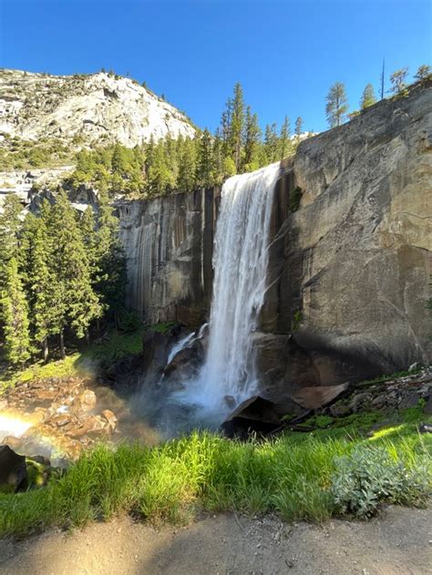 Majestic Waterfall In Yosemite Yosemite National Park Waterfall