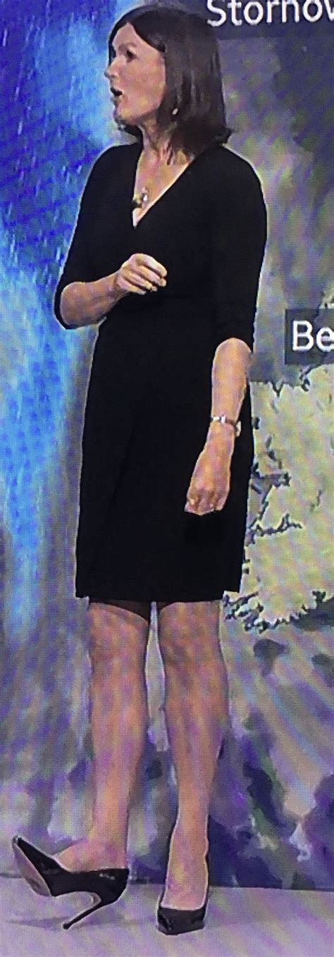 Hellen Willet Presenting The Weather On Bbc1 This Evening Stockings Hq Television And Media