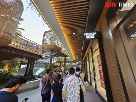 Pembukaan Jakarta Premium Outlets Bertabur Diskon Hingga 80 Persen