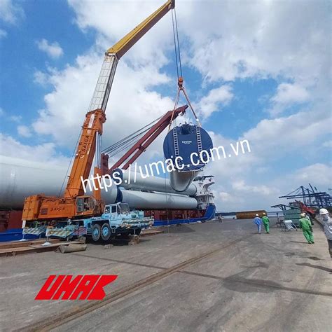 500 Ton Mobile Crane For Lifting And Lowering Wind Turbine Poles