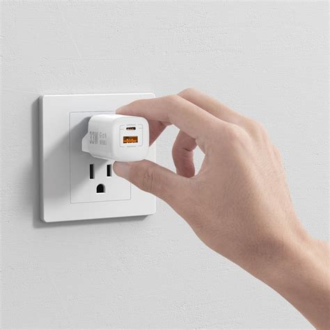 Wiwu Wi U W Usb Usb C Type C Dual Ports Gan Travel Fast Charger Eu Plug White