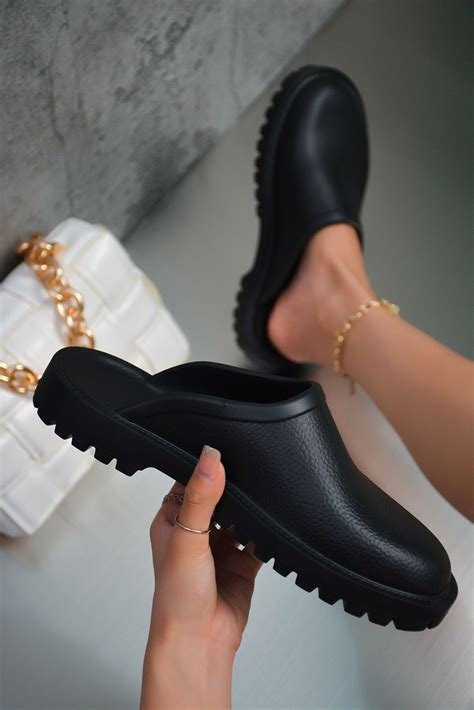 Cape Robbin Elian Elian Blk X Black Shiekh