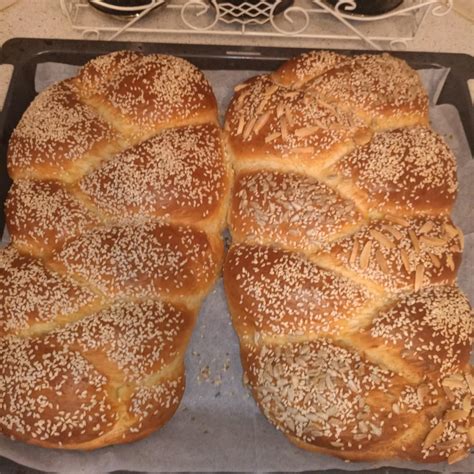 חלות אמהות מבשלות ביחד