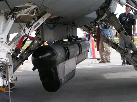 F 16 ファイティングファルコン