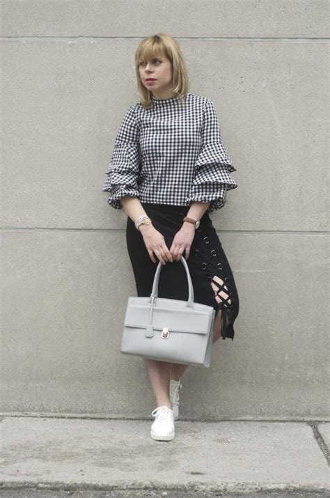 Outfits With Ruffle Tops 15 Ideas How To Wear Ruffle Tops