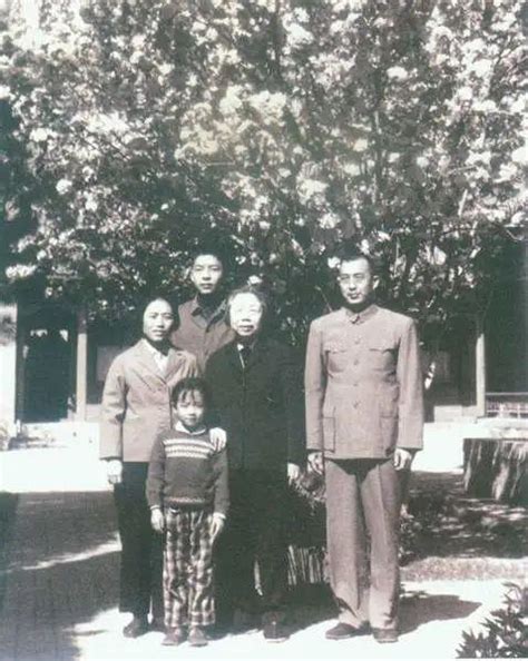 邓颖超的经典老照片 知乎