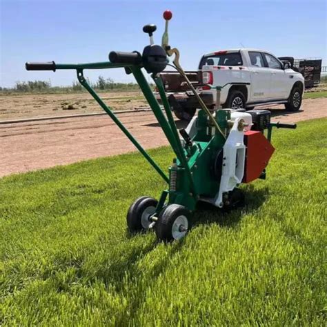 Diesel Engine Lawn Grass Cutting Machine Sod Cutter Machine Green