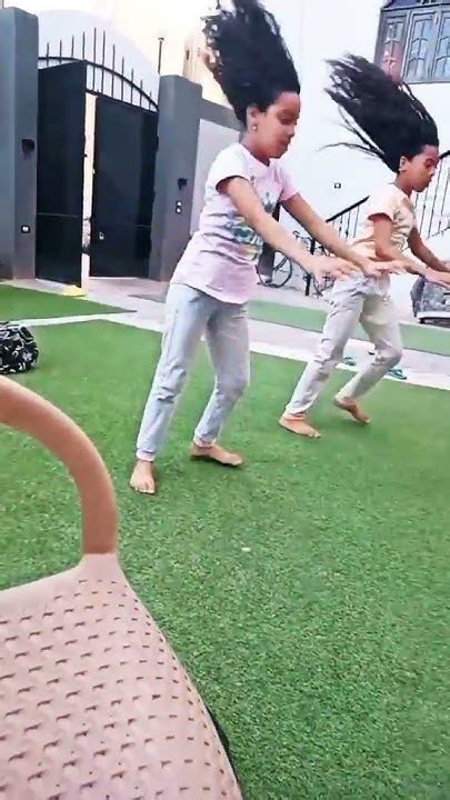 بنات بتشقلب جمباز Youtube