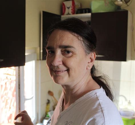 Premium Photo The Face Of A Happy Mother In Kichen