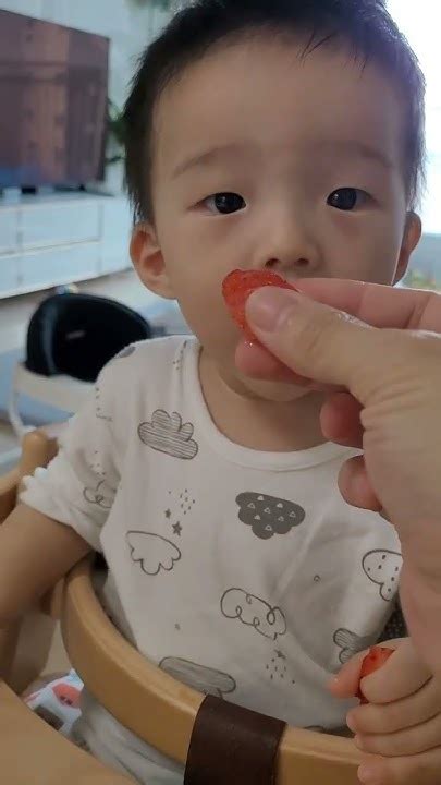 딸기먹방 새콤달콤 딸기 세젤귀 Youtube