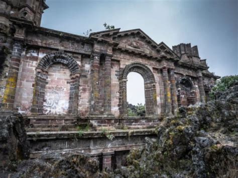 El Origen De Parangaricutirimicuaro Y La Iglesia Sumergida En Lava De