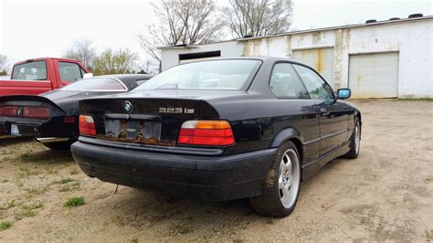 Whats The Difference Between The E36 323i And 323is Rbmw