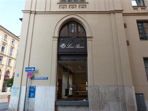 Loro Piana, Maximilianstr. Altstadt, München - Mode Willkommen
