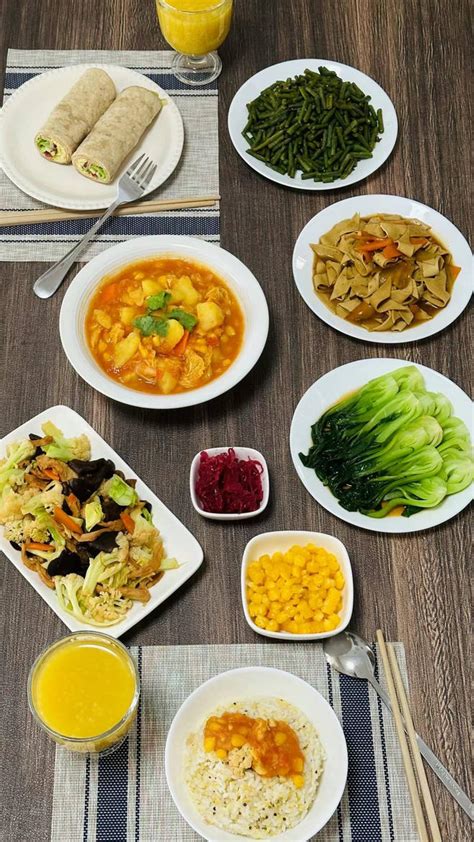 【低脂纯素午餐： 🌷炖咖喱土豆 🌷干煸豇豆 🌷炒菜花 🌷油菜 🌷尖椒干豆腐 🌷玉米，卷饼，小米汤 🌷杂粮饭的做法步骤图】考拉97下厨房