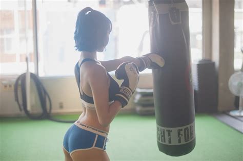 무료 이미지 여자들 레이디 모델 사진술 벽지 아시아 사람 어깨 관절 Punching Bag 팔꿈치 허리 트렁크 복부 대퇴골 속옷 가슴 뒤로