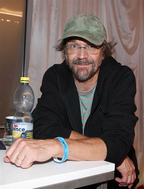 Galerie Dan Bárta Se Pochlubil šťastnou Rodinkou Dcera Valentýnka Už Tancovala Na Tátově