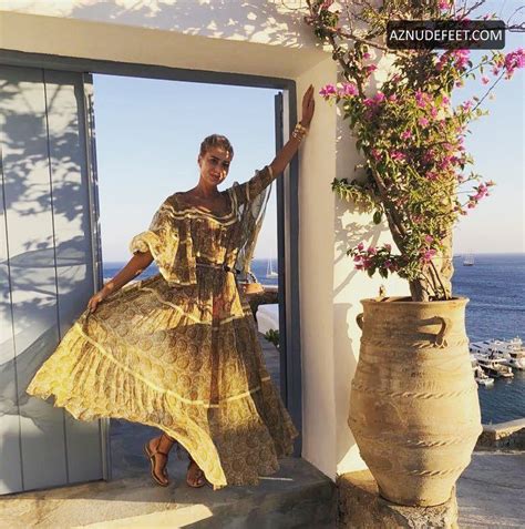 Estelle Gullit Feet Aznudefeet