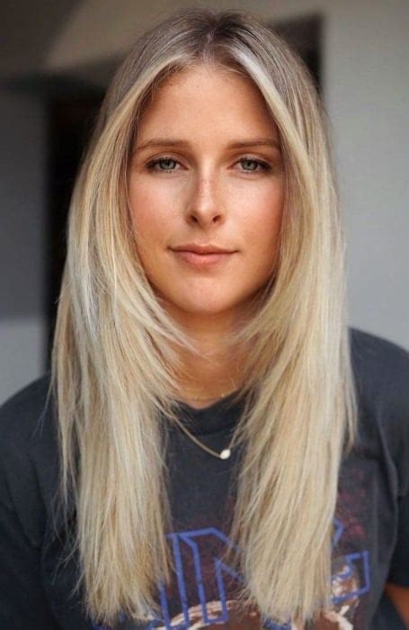 Shoulder Length Straight Hair With Face Framing Layers