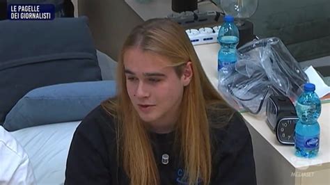 Amici 22 Le Pagelle Top E Flop Dei Giornalisti Piovono Critiche Per Aaron