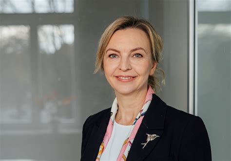 Ilona Skuja Vai Viegli Lietot Medijus Raksts