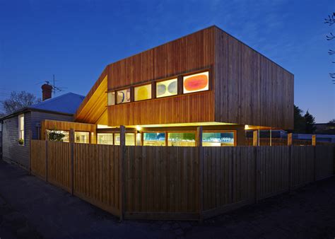 Triangular Void Joins A Timber Extension To A Melbourne Home