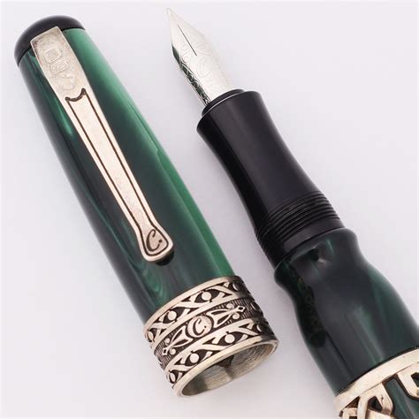 Curtis Australia Luxury Fountain Pen Sterling Celtic Knot Trim