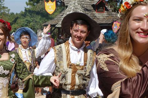 Texas Renaissance Festival Is Even Darker Than Ren Faire Shows