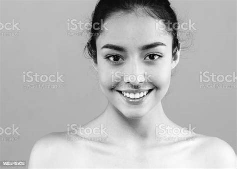 Potret Wajah Wanita Cantik Gadis Model Cantik Dengan Perfect Fresh