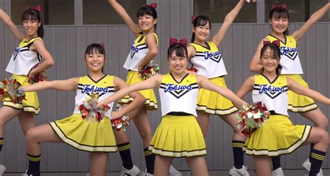 チア Jkチアダンスチーム 黄色いユニフォームで開脚ハイキック！！③ ハミチラポッチ☆動画紹介エログ